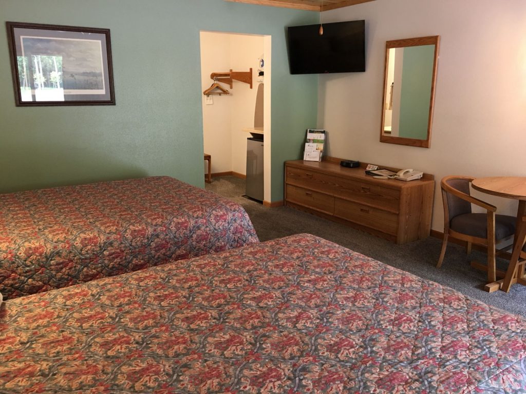 Guest Rooms - Rustic Manor